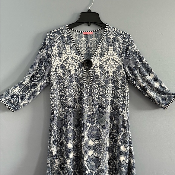 Simply Aster | Tops | Elegant Blue And White Patterned Womens Top ...